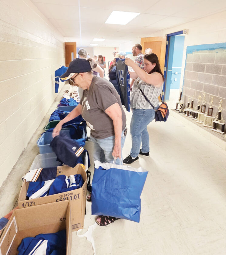 VanDevender Middle School opens doors to public for one final nostalgic look | News, Sports ...